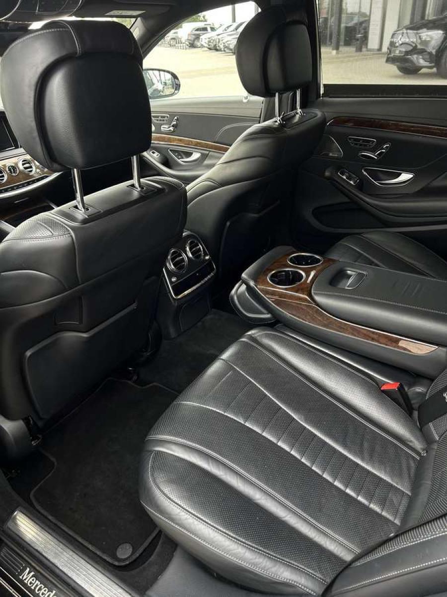 Black Mercedes-Benz S 350 2014 in Klaipeda, with an engine capacity of 2.99 L and mileage of 299 thousand km for 22500 €, photo 15 on AUTOMOTO.COM.LV