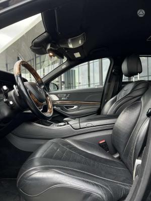 Black Mercedes-Benz S 350 2014 in Klaipeda, with an engine capacity of 2.99 L and mileage of 299 thousand km for 22500 €, photo 20 on AUTOMOTO.COM.LV