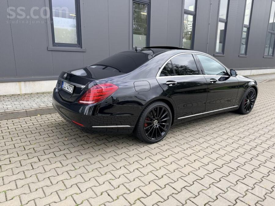 Black Mercedes-Benz S 350 2014 in Riga, with an engine capacity of 3.00 L and mileage of 164 thousand km for 22500 €, photo 4 on AUTOMOTO.COM.LV