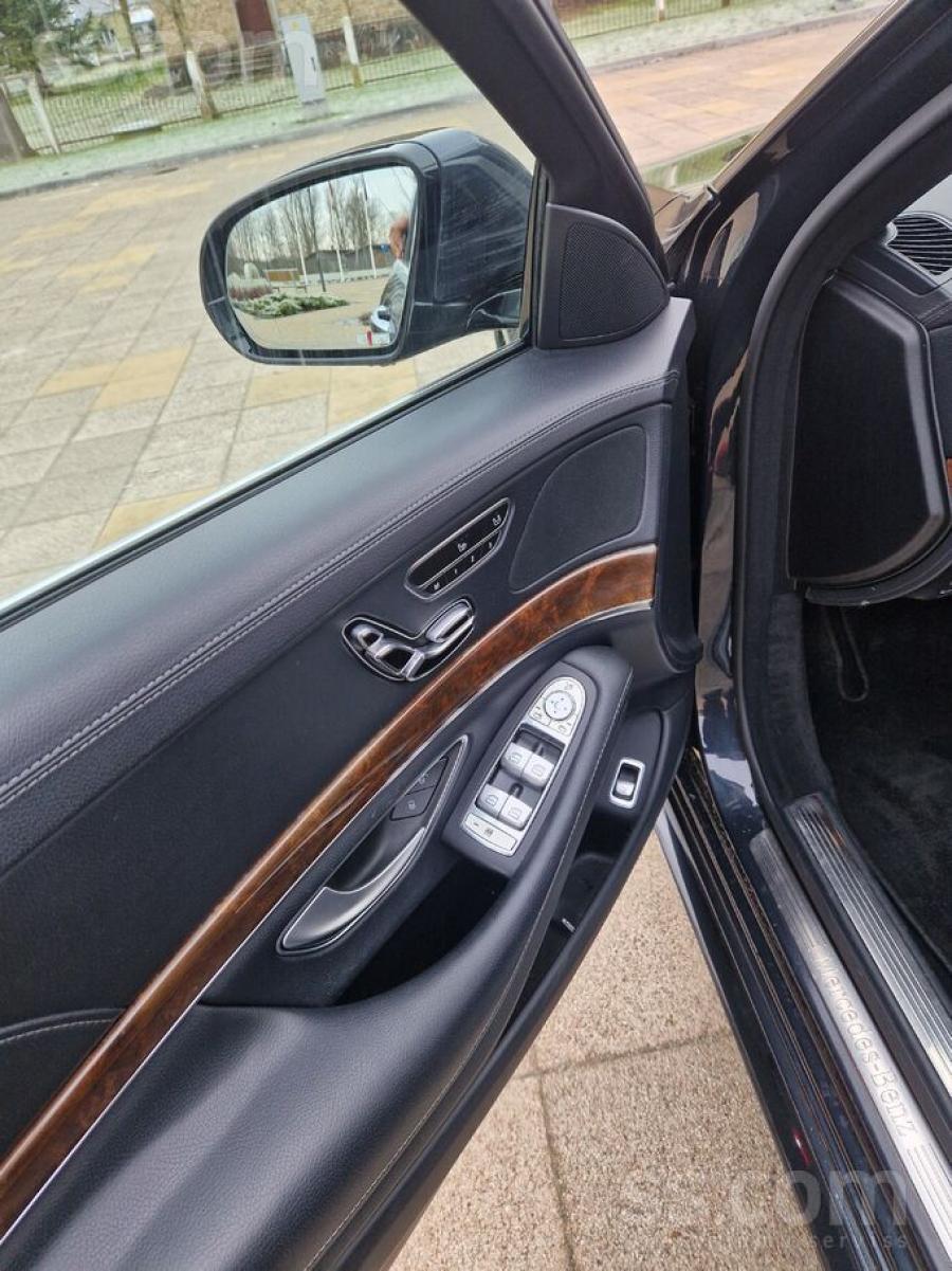 Black Mercedes-Benz S 350 2015 in Jekabpils, with an engine capacity of 3.00 L and mileage of 320 thousand km for 16000 €, photo 13 on AUTOMOTO.COM.LV