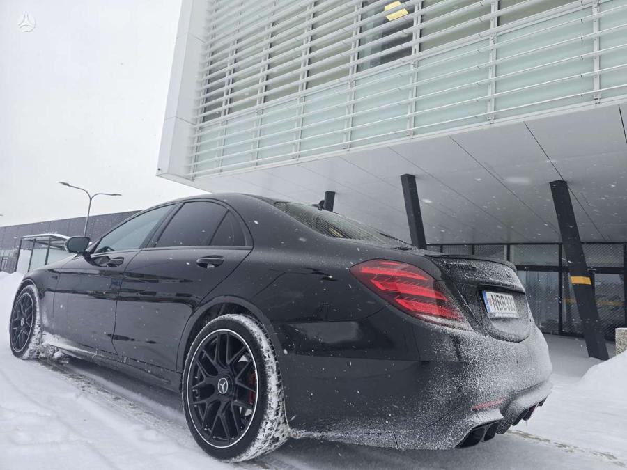 Black Mercedes-Benz S 350 2015 in Kaunas, with an engine capacity of 2.99 L and mileage of 221 thousand km for 29900 €, photo 4 on AUTOMOTO.COM.LV
