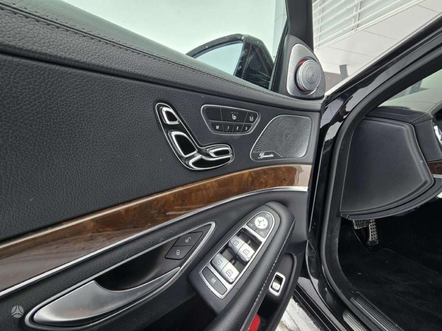 Black Mercedes-Benz S 350 2015 in Kaunas, with an engine capacity of 2.99 L and mileage of 221 thousand km for 29900 €, photo 10 on AUTOMOTO.COM.LV