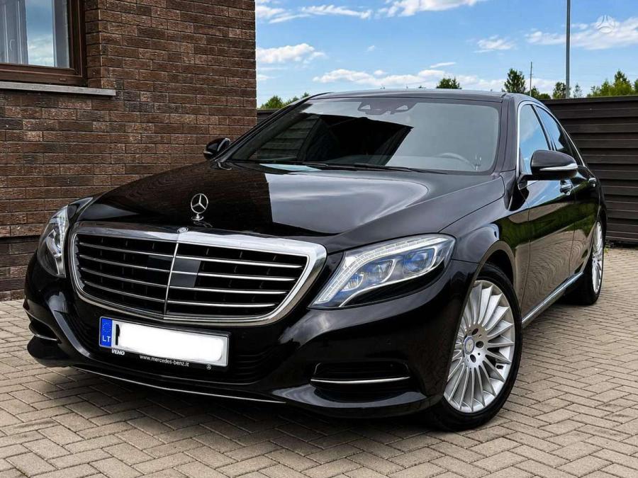 Черный Мерседес С 350 2015 в Клайпеда, объемом двигателя 2.99 л и пробегом 274 тыс. км за 24500 €, фото 1 на AUTOMOTO.COM.LV