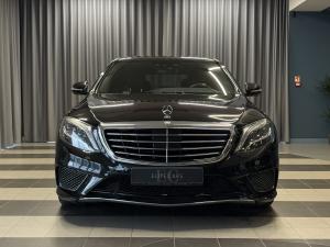 Черный Мерседес С 350 2015 в Рига, объемом двигателя 3.00 л и пробегом 252 тыс. км за 24500 €, фото  на AUTOMOTO.COM.LV