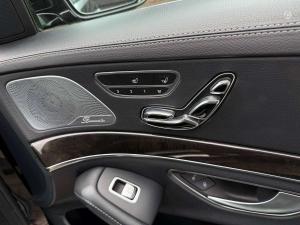 Melns Mercedes-Benz S 350 2015 Klaipėda, ar dzinēja tilpumu 2.99 L un nobraukumu 274 tūkst. km par 23800 €, foto 20 vietnē AUTOMOTO.COM.LV