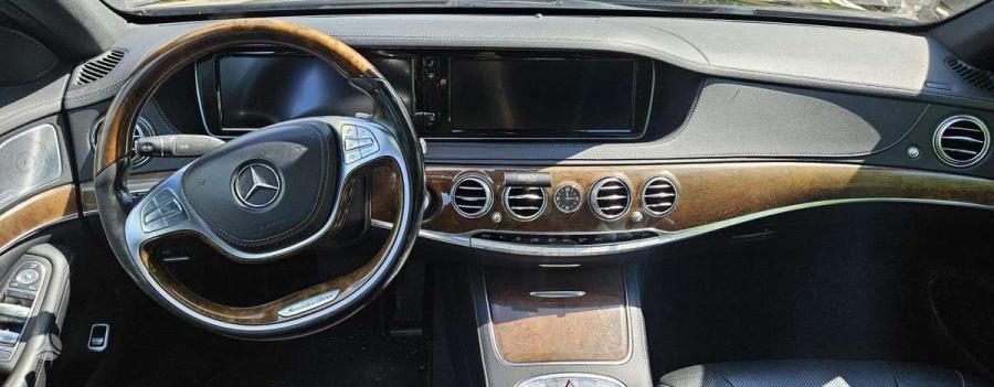 Black Mercedes-Benz S 350 2015 in Siauliai, with an engine capacity of 0.00 L and mileage of 260 thousand km for 21700 €, photo 1 on AUTOMOTO.COM.LV
