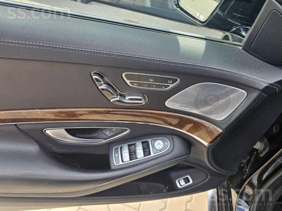 Black Mercedes-Benz S 350 2015 in Riga, with an engine capacity of 3.50 L and mileage of 263 thousand km for 20500 €, photo 9 on AUTOMOTO.COM.LV