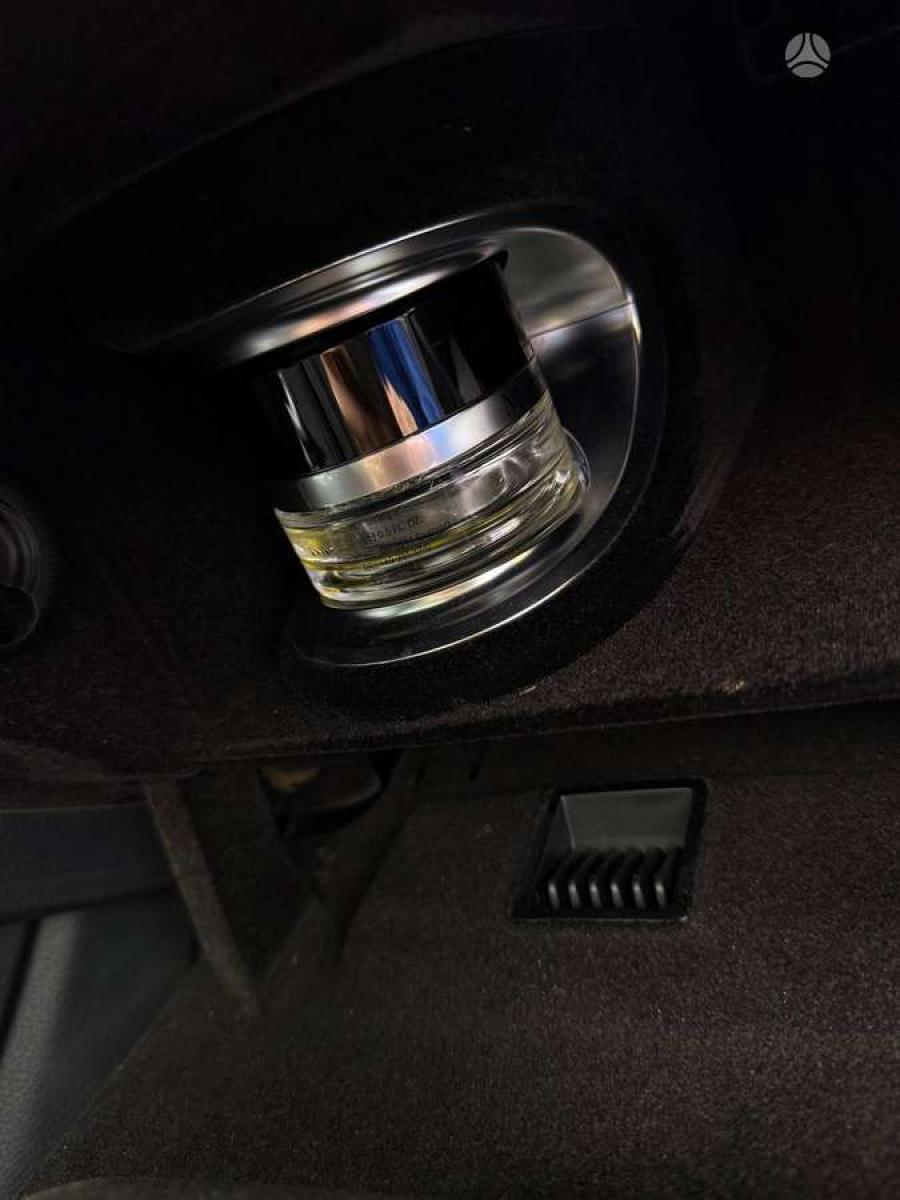Black Mercedes-Benz S 350 2015 in Klaipeda, with an engine capacity of 2.99 L and mileage of 274 thousand km for 23500 €, photo 25 on AUTOMOTO.COM.LV