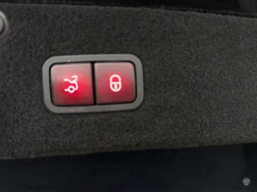 Black Mercedes-Benz S 350 2015 in Klaipeda, with an engine capacity of 2.99 L and mileage of 274 thousand km for 23500 €, photo 26 on AUTOMOTO.COM.LV