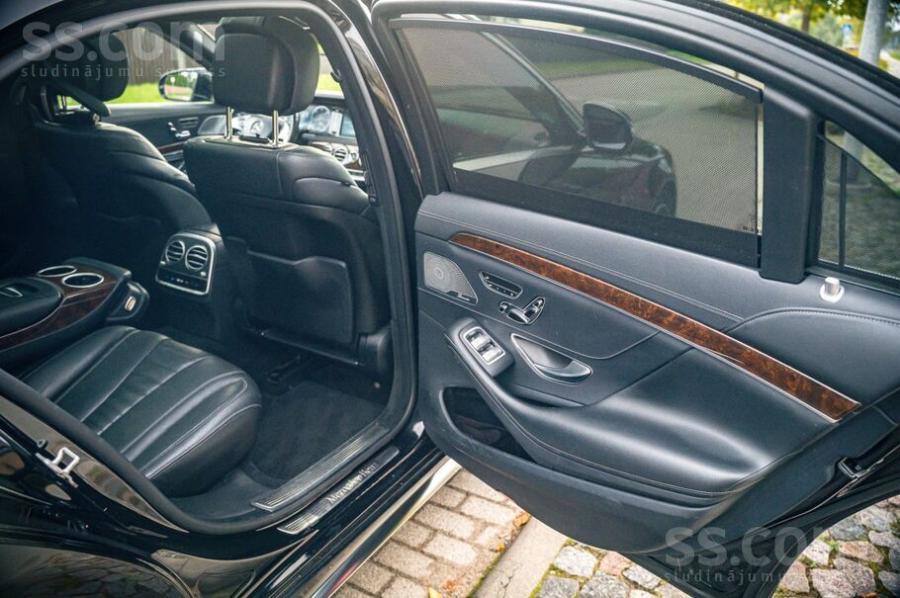 Black Mercedes-Benz S 350 2015 in Riga, with an engine capacity of 3.00 L and mileage of 264 thousand km for 19990 €, photo 13 on AUTOMOTO.COM.LV