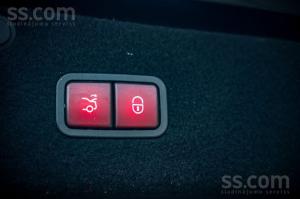 Black Mercedes-Benz S 350 2015 in Riga, with an engine capacity of 3.00 L and mileage of 264 thousand km for 19990 €, photo 36 on AUTOMOTO.COM.LV