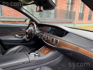 Black Mercedes-Benz S 350 2015 in Riga, with an engine capacity of 3.00 L and mileage of 254 thousand km for 19900 €, photo 6 on AUTOMOTO.COM.LV