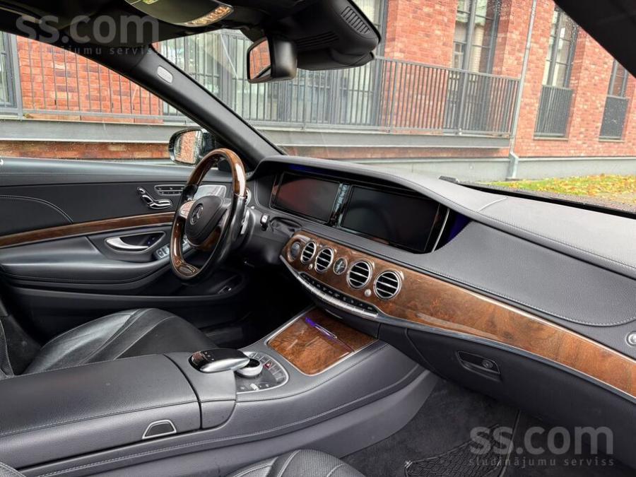 Black Mercedes-Benz S 350 2015 in Riga, with an engine capacity of 3.00 L and mileage of 254 thousand km for 19900 €, photo 6 on AUTOMOTO.COM.LV