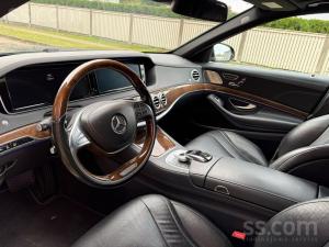 Black Mercedes-Benz S 350 2015 in Riga, with an engine capacity of 3.00 L and mileage of 254 thousand km for 19900 €, photo 7 on AUTOMOTO.COM.LV
