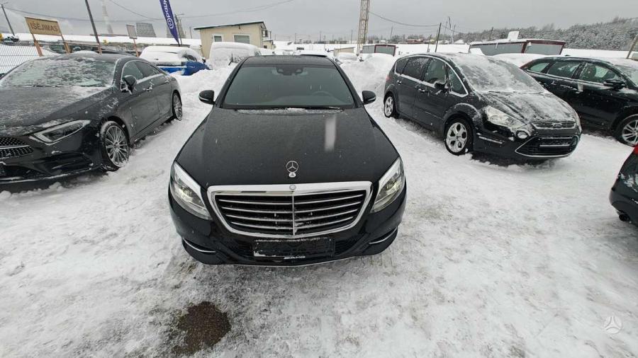 Black Mercedes-Benz S 350 2016 in Vilnius, with an engine capacity of 3.00 L and mileage of 250 thousand km for 19900 €, photo 5 on AUTOMOTO.COM.LV