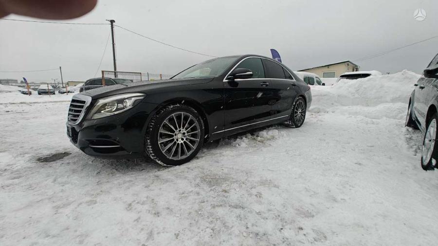 Black Mercedes-Benz S 350 2016 in Vilnius, with an engine capacity of 3.00 L and mileage of 250 thousand km for 19900 €, photo 6 on AUTOMOTO.COM.LV