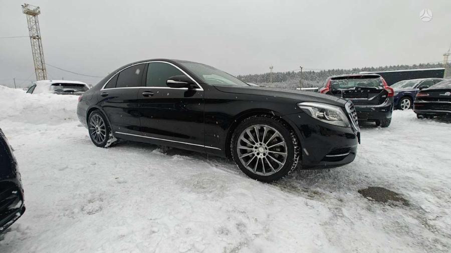 Black Mercedes-Benz S 350 2016 in Vilnius, with an engine capacity of 3.00 L and mileage of 250 thousand km for 19900 €, photo 7 on AUTOMOTO.COM.LV