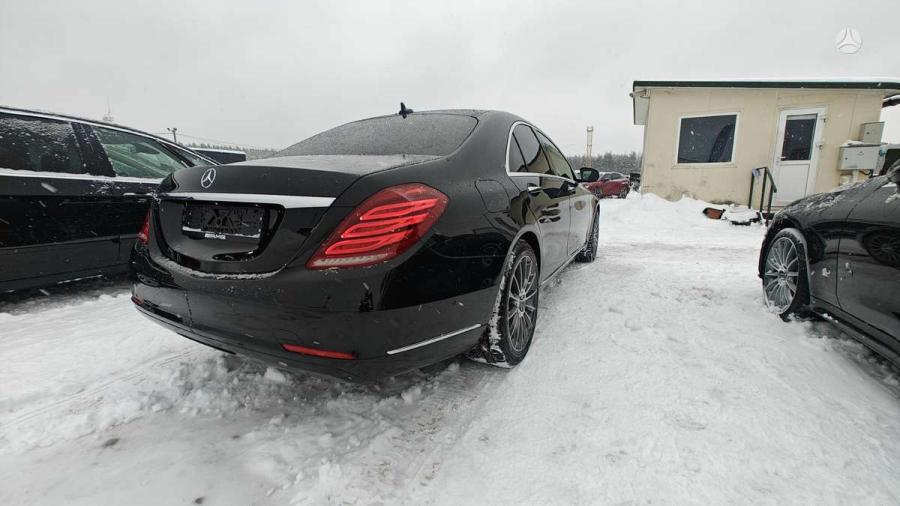 Black Mercedes-Benz S 350 2016 in Vilnius, with an engine capacity of 3.00 L and mileage of 250 thousand km for 19900 €, photo 10 on AUTOMOTO.COM.LV