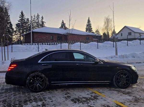 Black Mercedes-Benz S 350 2016 in Vilnius, with an engine capacity of 2.99 L and mileage of 380 thousand km for 28500 €, photo 5 on AUTOMOTO.COM.LV