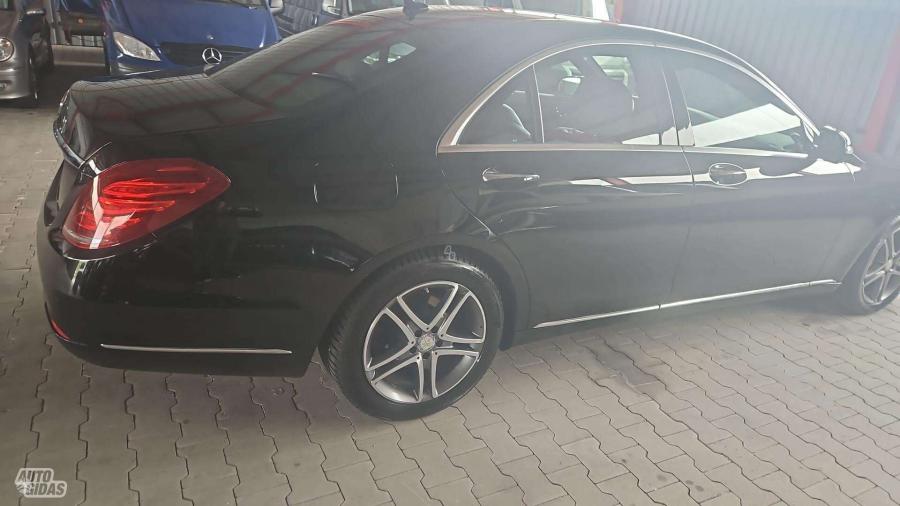 Black Mercedes-Benz S 350 2016 in Klaipeda, with an engine capacity of 3.00 L and mileage of 333 thousand km for 19950 €, photo 3 on AUTOMOTO.COM.LV