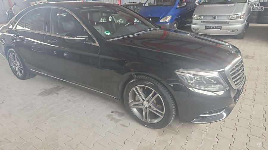 Black Mercedes-Benz S 350 2016 in Klaipeda, with an engine capacity of 3.00 L and mileage of 333 thousand km for 19950 €, photo 4 on AUTOMOTO.COM.LV