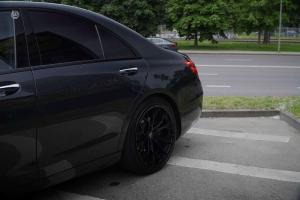 Black Mercedes-Benz S 350 2016 in Vilnius, with an engine capacity of 2.99 L and mileage of 293 thousand km for 27000 €, photo 4 on AUTOMOTO.COM.LV