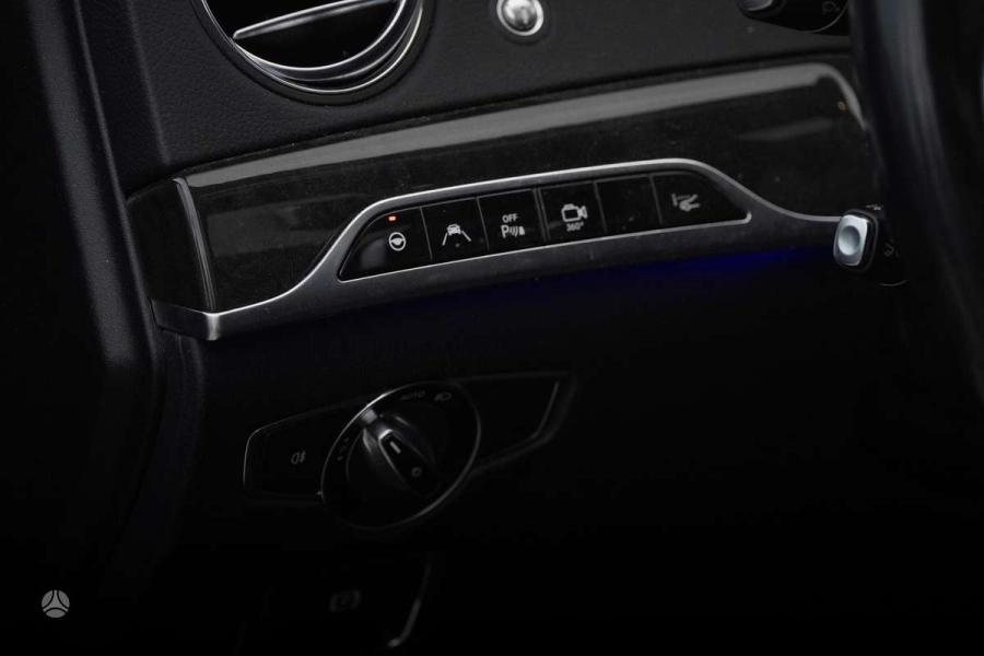 Black Mercedes-Benz S 350 2016 in Vilnius, with an engine capacity of 2.99 L and mileage of 293 thousand km for 27000 €, photo 10 on AUTOMOTO.COM.LV