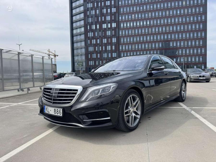 Черный Мерседес С 350 2016 в Рига, объемом двигателя 3.00 л и пробегом 285 тыс. км за 27900 €, фото 1 на AUTOMOTO.COM.LV