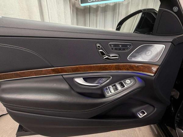 Mercedes-Benz S 350 2016 Rīga vietnē Melns Mercedes-Benz S 350 2016 Rīga, ar dzinēja tilpumu 3.00 L un nobraukumu 285 tūkst. km par 27900 €, foto 8 vietnē AUTOMOTO.COM.LV