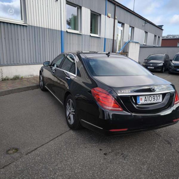 Black Mercedes-Benz S 350 2016 in Vilnius, with an engine capacity of 2.99 L and mileage of 241 thousand km for 25000 €, photo 5 on AUTOMOTO.COM.LV