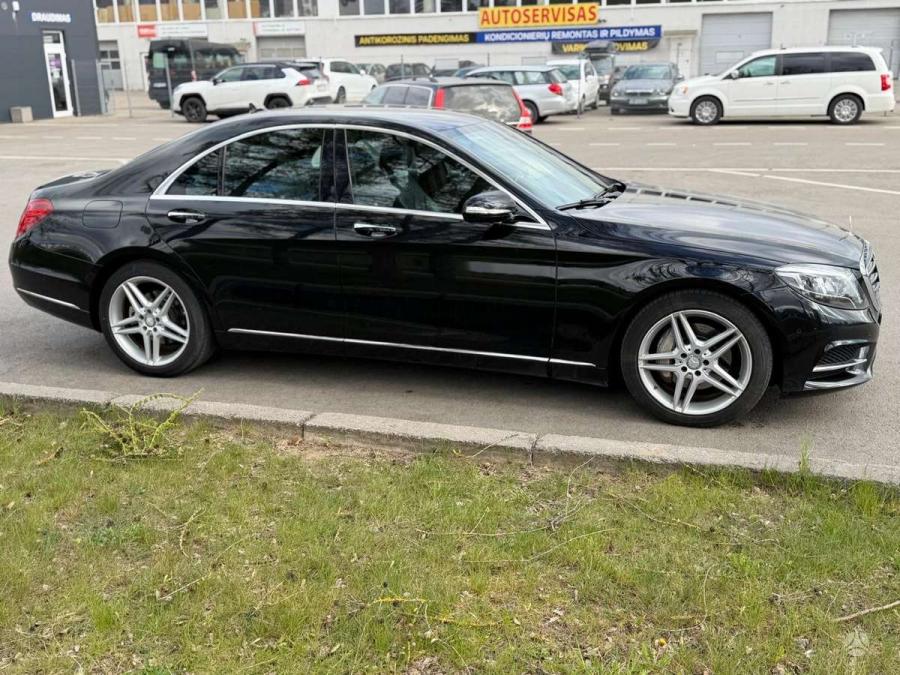 Melns Mercedes-Benz S 350 2017 Panevēža, ar dzinēja tilpumu 2.93 L un nobraukumu 116 tūkst. km par 26700 €, foto 5 vietnē AUTOMOTO.COM.LV