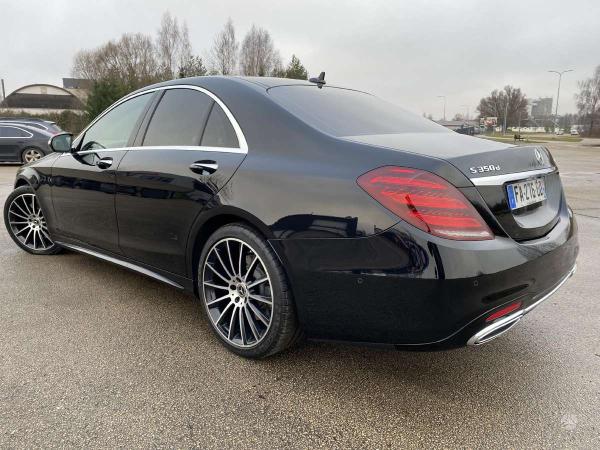 Black Mercedes-Benz S 350 2018 in Taurage, with an engine capacity of 2.93 L and mileage of 188 thousand km for 37800 €, photo 3 on AUTOMOTO.COM.LV