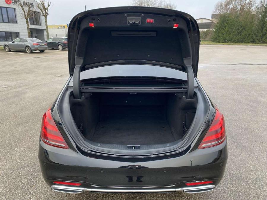 Black Mercedes-Benz S 350 2018 in Taurage, with an engine capacity of 2.93 L and mileage of 188 thousand km for 37800 €, photo 10 on AUTOMOTO.COM.LV