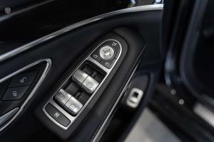 Melns Mercedes-Benz S 350 2018 Viļņa, ar dzinēja tilpumu 2.93 L un nobraukumu 147 tūkst. km par 34900 €, foto 20 vietnē AUTOMOTO.COM.LV