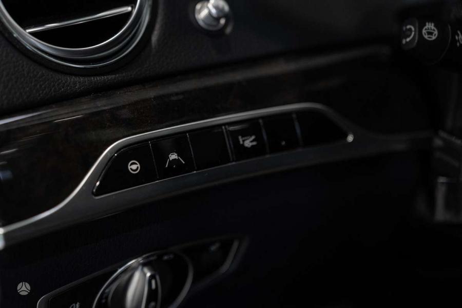 Melns Mercedes-Benz S 350 2018 Viļņa, ar dzinēja tilpumu 2.93 L un nobraukumu 147 tūkst. km par 34900 €, foto 21 vietnē AUTOMOTO.COM.LV