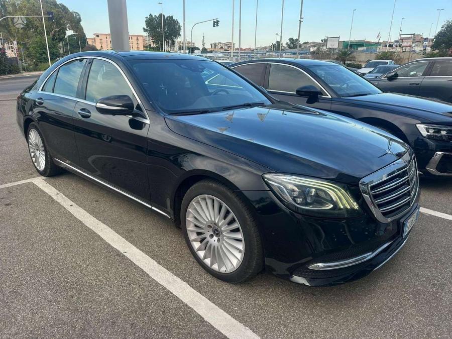 Черный Мерседес С 350 2019 в Шяуляй, объемом двигателя 2.93 л и пробегом 170 тыс. км за 28900 €, фото 1 на AUTOMOTO.COM.LV