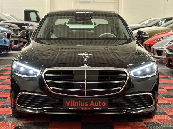 Melns Mercedes-Benz S 350 2021 Viļņa, ar dzinēja tilpumu 2.93 L un nobraukumu 184 tūkst. km par 61500 €, foto 2 vietnē AUTOMOTO.COM.LV