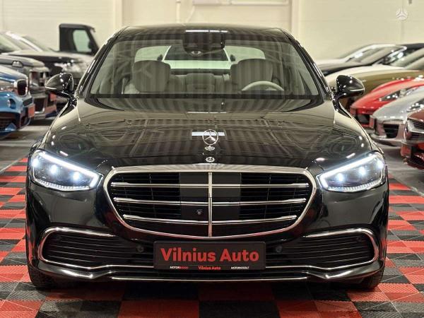 Black Mercedes-Benz S 350 2021 in Vilnius, with an engine capacity of 2.93 L and mileage of 184 thousand km for 59900 €, photo 2 on AUTOMOTO.COM.LV