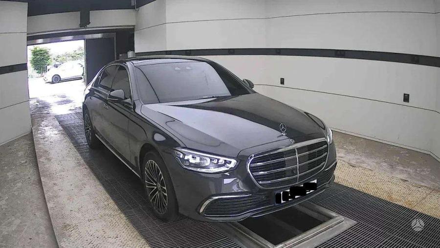Черный Мерседес С 350 2022 в Вильнюс, объемом двигателя 2.93 л и пробегом 98 тыс. км за 66840 €, фото 4 на AUTOMOTO.COM.LV