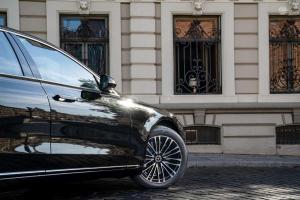 Черный Мерседес С 350 2023 в Вильнюс, объемом двигателя 2.90 л и пробегом 30 тыс. км за 127000 €, фото 13 на AUTOMOTO.COM.LV