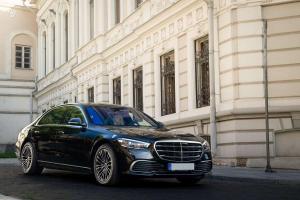 Черный Мерседес С 350 2023 в Вильнюс, объемом двигателя 2.90 л и пробегом 30 тыс. км за 127000 €, фото 17 на AUTOMOTO.COM.LV