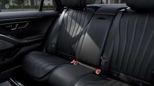 Melns Mercedes-Benz S 350 2026 Rīga, ar dzinēja tilpumu 2.99 L un nobraukumu 0 tūkst. km par 140360 €, foto 7 vietnē AUTOMOTO.COM.LV
