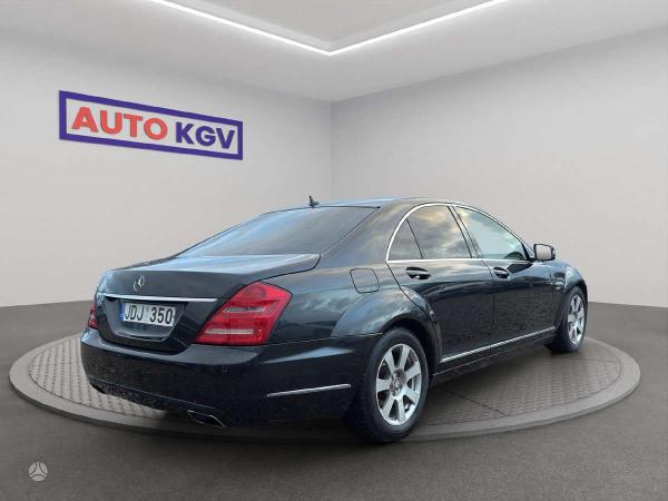 Blue Mercedes-Benz S 350 2011 in Kaunas, with an engine capacity of 3.00 L and mileage of 290 thousand km for 11999 €, photo 5 on AUTOMOTO.COM.LV