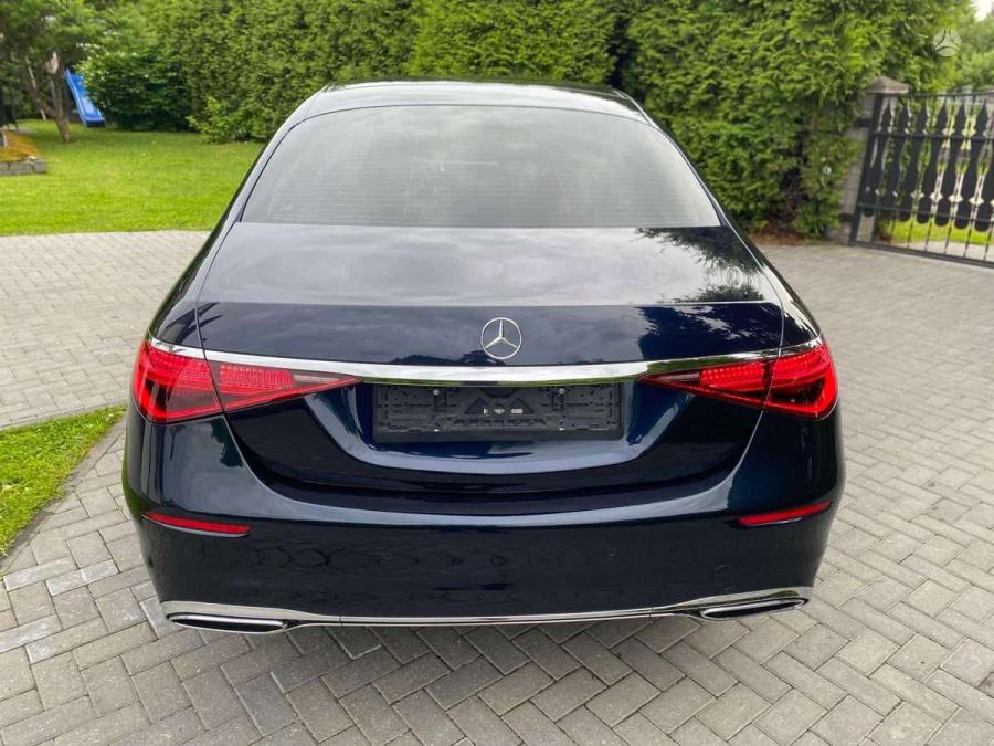Синий Мерседес С 350 2023 в Вильнюс, объемом двигателя 3.00 л и пробегом 141 тыс. км за 65000 €, фото 3 на AUTOMOTO.COM.LV