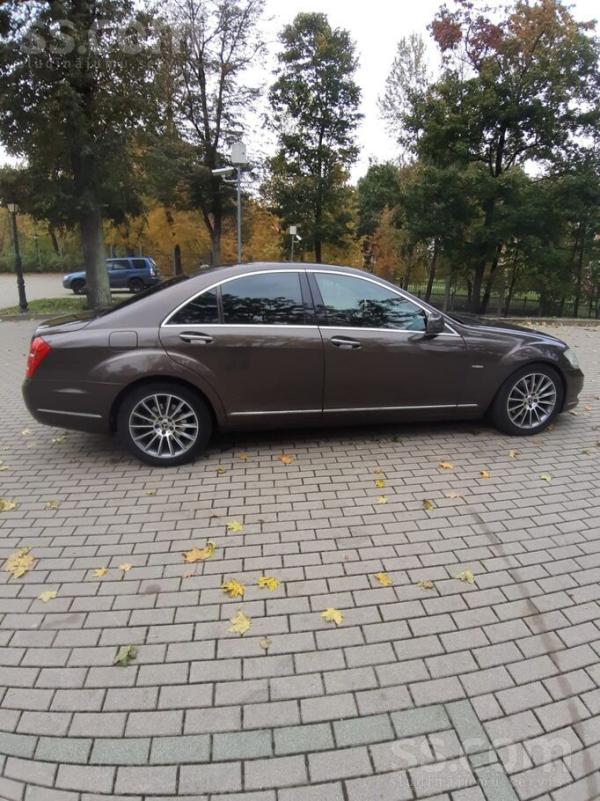Коричневый Мерседес С 350 2009 в Рига, объемом двигателя 3.00 л и пробегом 283 тыс. км за 10000 €, фото 9 на AUTOMOTO.COM.LV