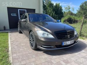 Brūns Mercedes-Benz S 350 2010 Rīga, ar dzinēja tilpumu 3.00 L un nobraukumu 320 tūkst. km par 10500 €, foto 4 vietnē AUTOMOTO.COM.LV