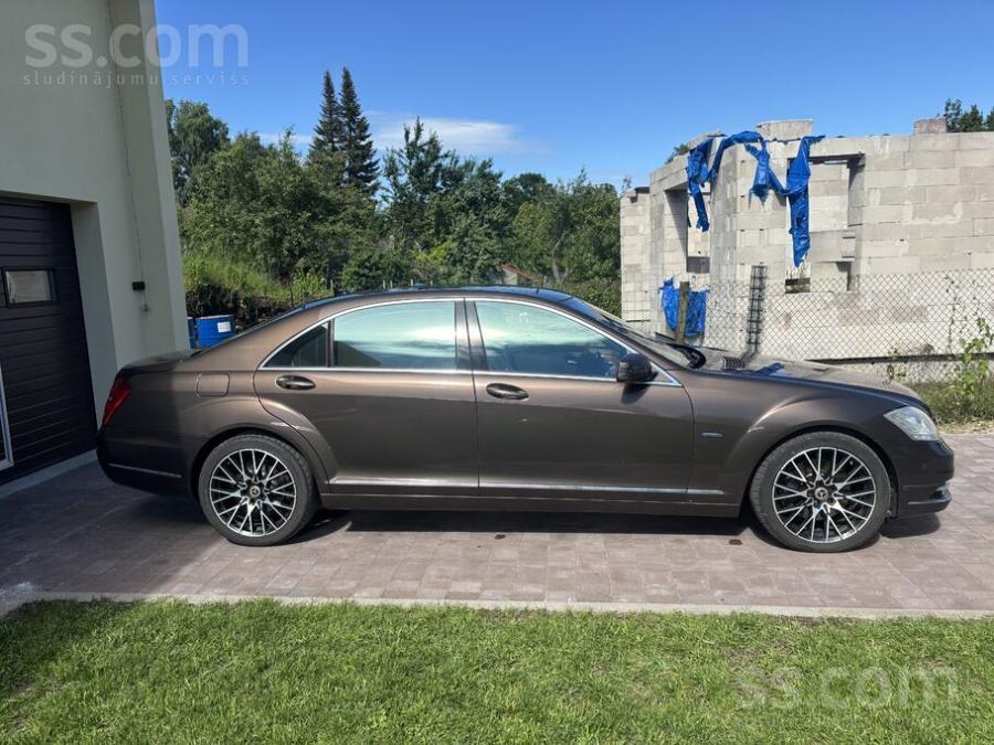 Brūns Mercedes-Benz S 350 2010 Rīga, ar dzinēja tilpumu 3.00 L un nobraukumu 320 tūkst. km par 10500 €, foto 5 vietnē AUTOMOTO.COM.LV