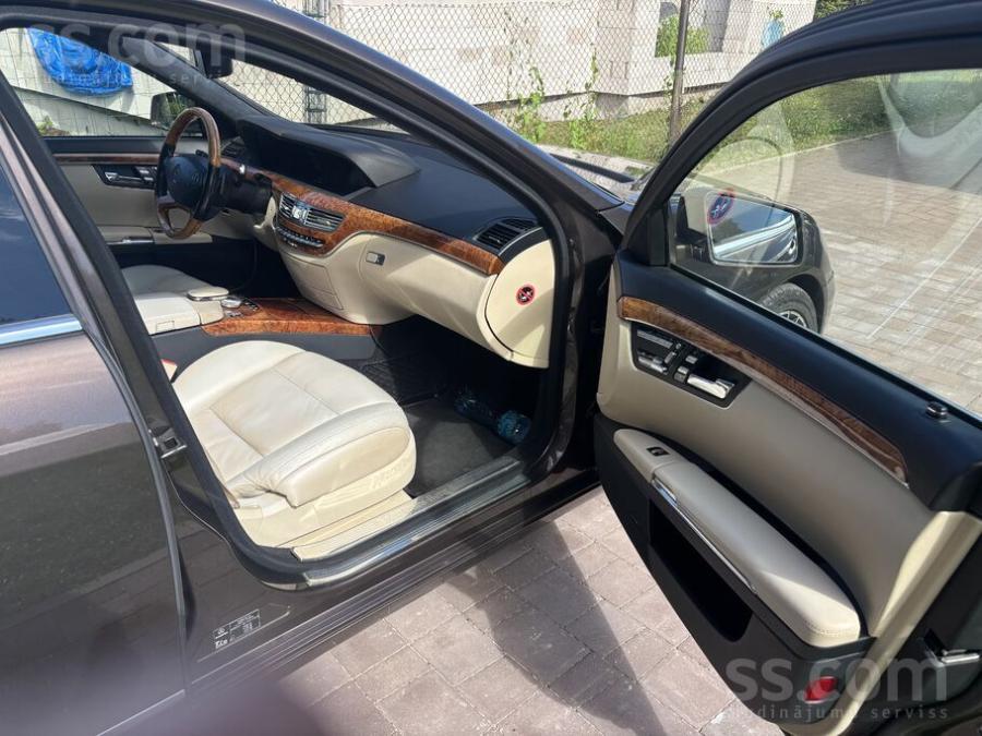 Brūns Mercedes-Benz S 350 2010 Rīga, ar dzinēja tilpumu 3.00 L un nobraukumu 320 tūkst. km par 10500 €, foto 18 vietnē AUTOMOTO.COM.LV