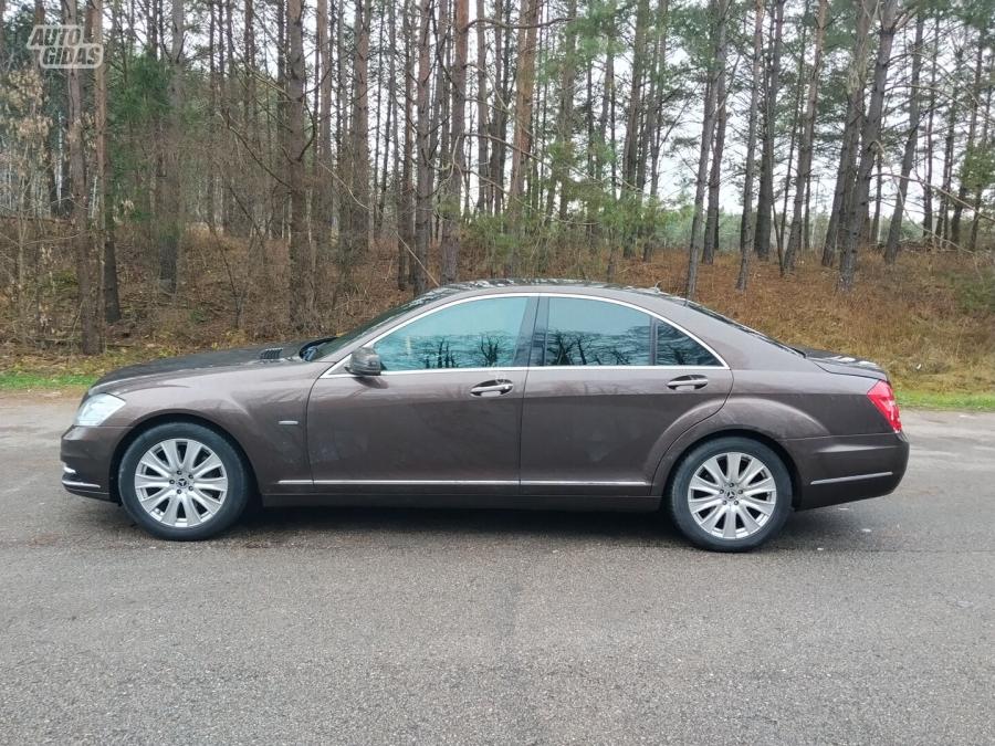 Коричневый Мерседес С 350 2011 в Укмерге, объемом двигателя 3.50 л и пробегом 301 тыс. км за 10199 €, фото 3 на AUTOMOTO.COM.LV