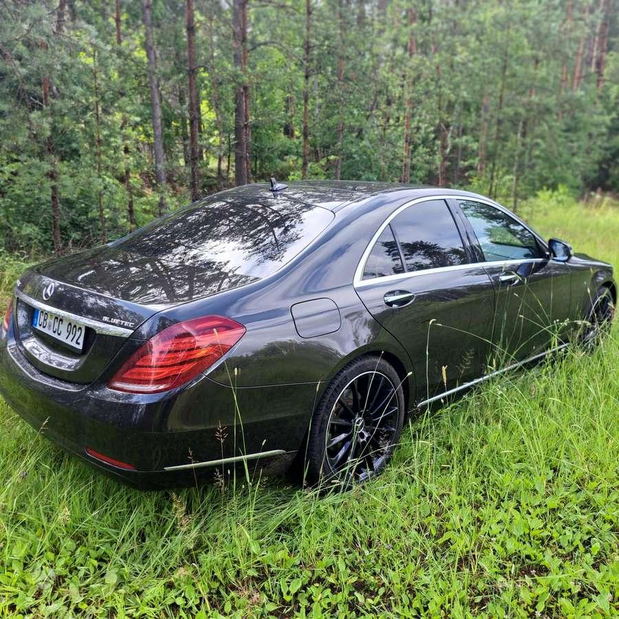 Brown Mercedes-Benz S 350 2015 in Kaunas, with an engine capacity of 2.99 L and mileage of 274 thousand km for 16500 €, photo 25 on AUTOMOTO.COM.LV